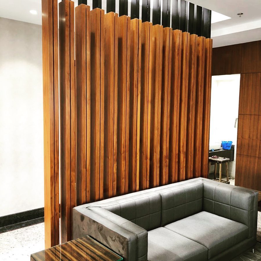 Perhaps all you need to create drama in your living room is some height ...